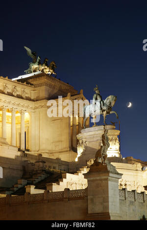 Victor Emmanuel Monument or Typewriter at night, Rome , Italy Stock ...