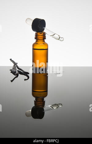 MASSAGE OF VANILLA PODS Stock Photo - Alamy