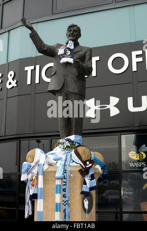Jimmy Hill statue draped with scarves at the Ricoh Arena, Coventry, UK ...