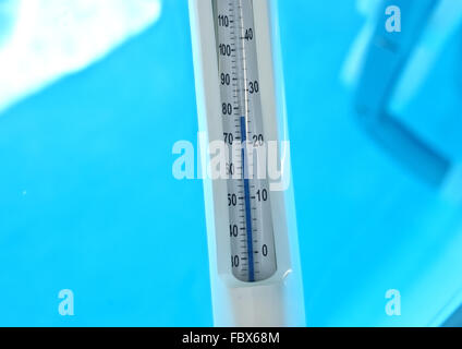 Pool thermometer showing 25 degrees Celsius Stock Photo - Alamy