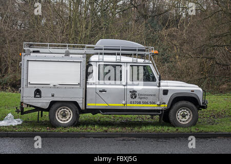 Environment Agency Land Rover parked at Forge Mill Lake at Sandwell ...