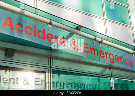 Sign at a hospital Accident and Emergency warning motorists that Stock ...