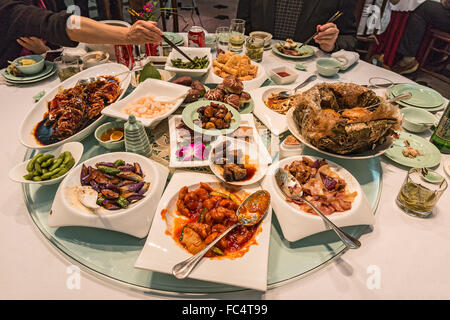 Chinese Banquet food dishes Stock Photo - Alamy