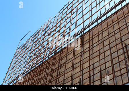 Concrete wall with concrete reinforcement Stock Photo - Alamy