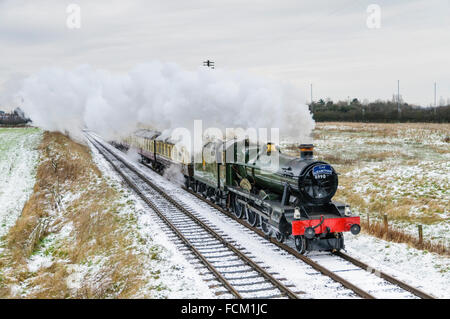 Hall class 4-6-0 Witherslack Hall steam train heading through the snowy ...