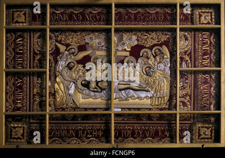 Jesus Christ body being prepared for burial after his Crucifixion Stock ...