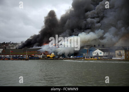 Cowes, Isle of Wight, UK. 25th January, 2016. Large fire in former J ...