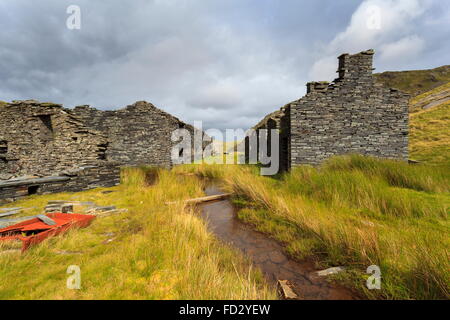 The remains of the quarry barracks at Rhosydd Quarry Stock Photo - Alamy