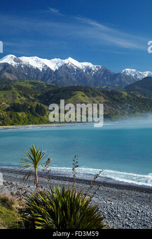 South Bay near Kaikoura, Seaward Kaikoura Ranges at the back, Kaikoura ...
