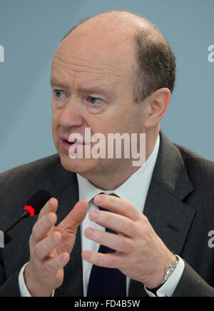 John Cryan, CEO of Deutsche Bank, attends a press conference in ...