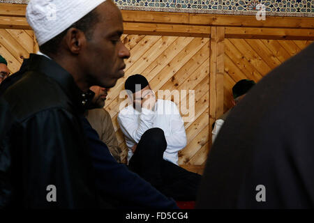 Sheikh Nazim sufi centre mosque, London. Imam Stock Photo - Alamy