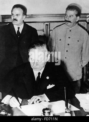 Joachim Von Ribbentrop and Joseph Stalin sign Molotov Agreement Stock ...