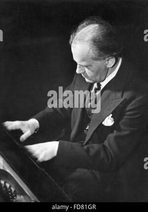 Wilhelm Backhaus at a concert, 1935 Stock Photo - Alamy