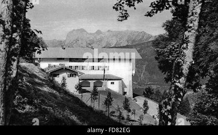 Adolf Hitler in the Bavarian Alps, 1936 Stock Photo - Alamy