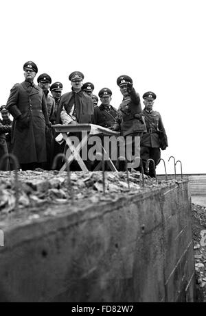 Adolf Hitler with other Wehrmacht officers at the Siegfried Line, 1939 ...