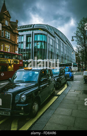 Taxi rank in Oxford Street, London, UK Stock Photo - Alamy