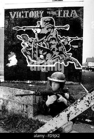 The Troubles, Belfast Northern Ireland armed British soldier on foot ...