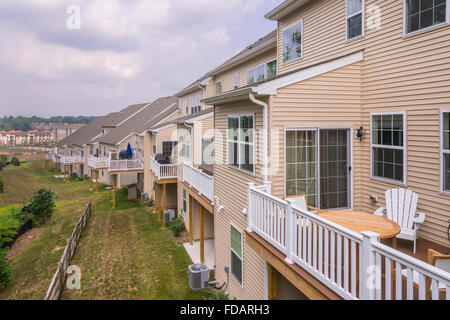 Row of suburban houses Stock Photo - Alamy