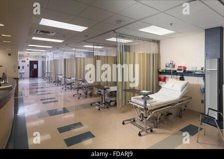 Recovery room in a modern hospital, post-operative recovery, patient ...