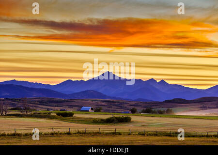 farm house and sunset in Alberta Foothills country Stock Photo - Alamy