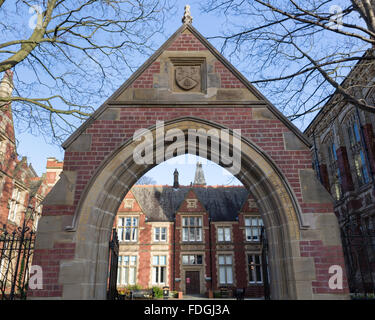 University of Leeds, Clothworkers Court Stock Photo - Alamy