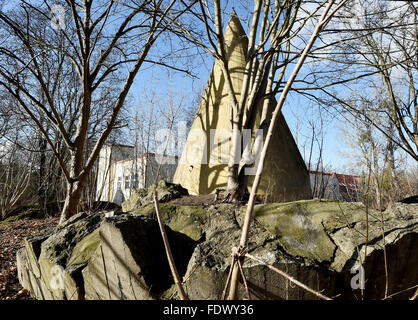 Wuensdorf, Germany. 28th Jan, 2016. A Winkel-design high-rise bunker in ...