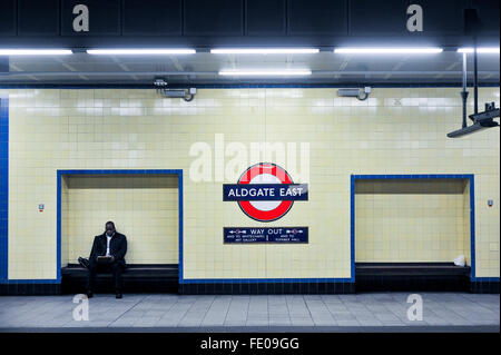 Aldgate East Tube station platform Stock Photo - Alamy
