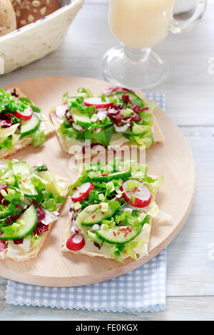 Fesh green salad Stock Photo - Alamy