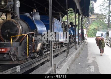 Darjeeling Himalayan Railway B-Class steam locomotive 782 (DHR 25) at ...