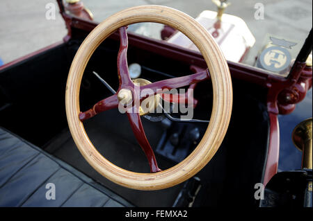 Ford Model T - steering wheel and controls Stock Photo - Alamy