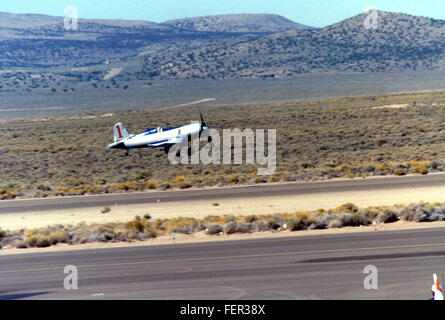 The Chance Vought F4U Corsair N31518 is a vintage World War II-era ...