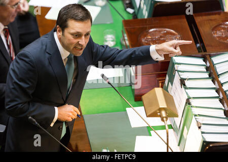 Victorian Leader of the Opposition Matthew Guy speaks to the media ...