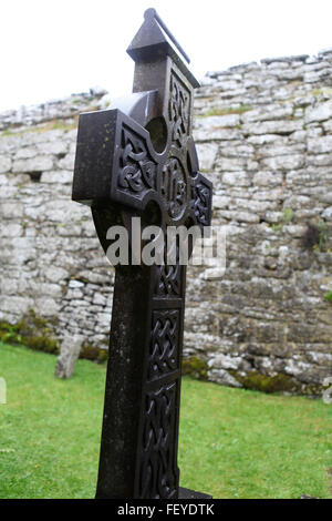 Irish Celtic handmade stone high cross Stock Photo - Alamy