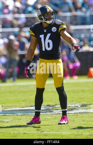 Pittsburgh Steelers wide receiver Scott Miller (13) arrives before an ...