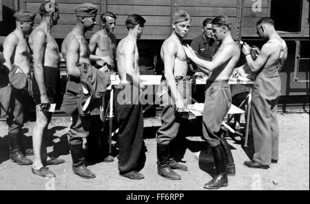 Medical examination, 1942 Stock Photo - Alamy
