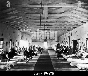 Hospital ward during the American Civil war, showing nurses, doctors ...