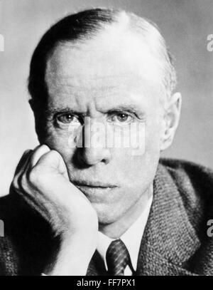 SINCLAIR LEWIS (1885-1951). /nAmerican novelist. Photographed c. 1910 ...