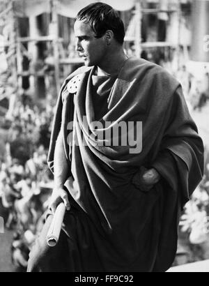 FILM: JULIUS CAESAR, 1953. /nMarlon Brando as Marc Antony addressing ...