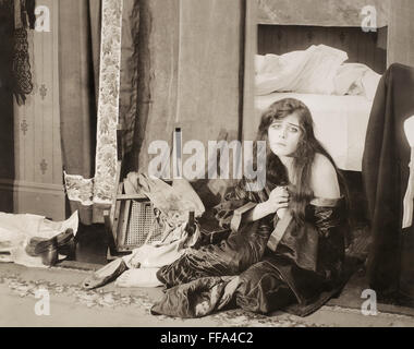 THEDA BARA (1885-1955). /nNΘe Theodosia Goodman. American actress. In a ...