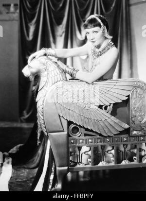 FILM: CLEOPATRA, 1934. /nClaudette Colbert as Cleopatra and Henry Wilcoxon as Marc Antony in the ...