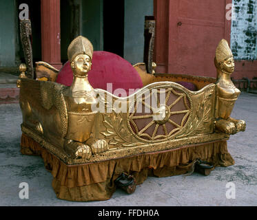 CEREMONIAL INDIAN HOWDAH. /nWooden howdah sheathed in gilded copper ...