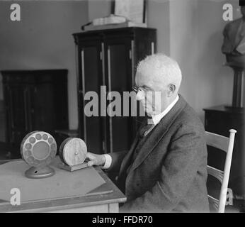 EMILE BERLINER (1851-1929). /nGerman-born American inventor. Berliner ...