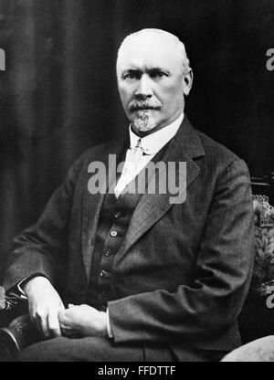 Jan Christiaan Smuts; (1870 – 1950) South African military leader in ...