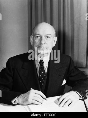 WALTER DORWIN TEAGUE (1883-1960). /nAmerican architect and industrial ...