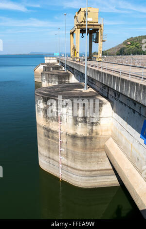 Dams store water for agriculture Stock Photo - Alamy