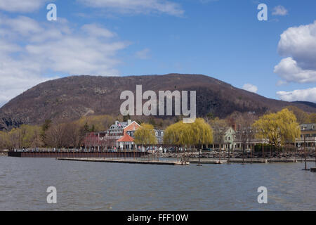 cold spring village new york in fall Stock Photo - Alamy