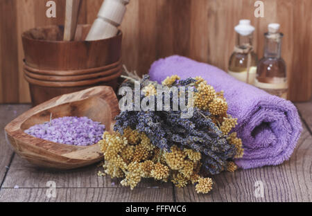 Spa treatment - body care. Lavender aromatherapy Stock Photo - Alamy