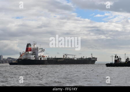 Mersey ferry approaching woodside,Birkenhead Stock Photo - Alamy