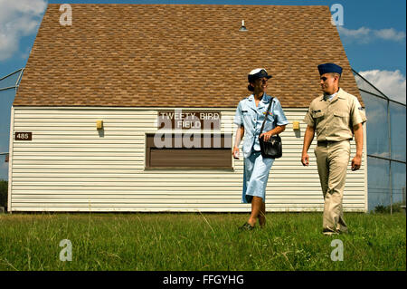 Second Lt. Angela Martin (left) wears a 1960s Women in the Air Force ...