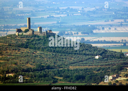 italy, tuscany, castiglion fiorentino, montecchio, medieval castle ...